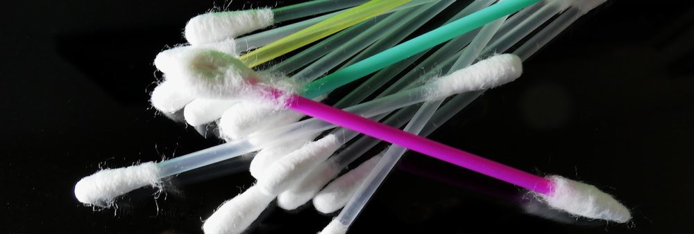 Acaba con el cráneo carcomido por una infección desatada por el uso de ...