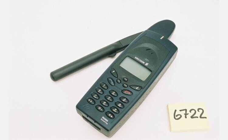 10 teléfonos móviles antiguos que puedes vender por miles de euros en ...