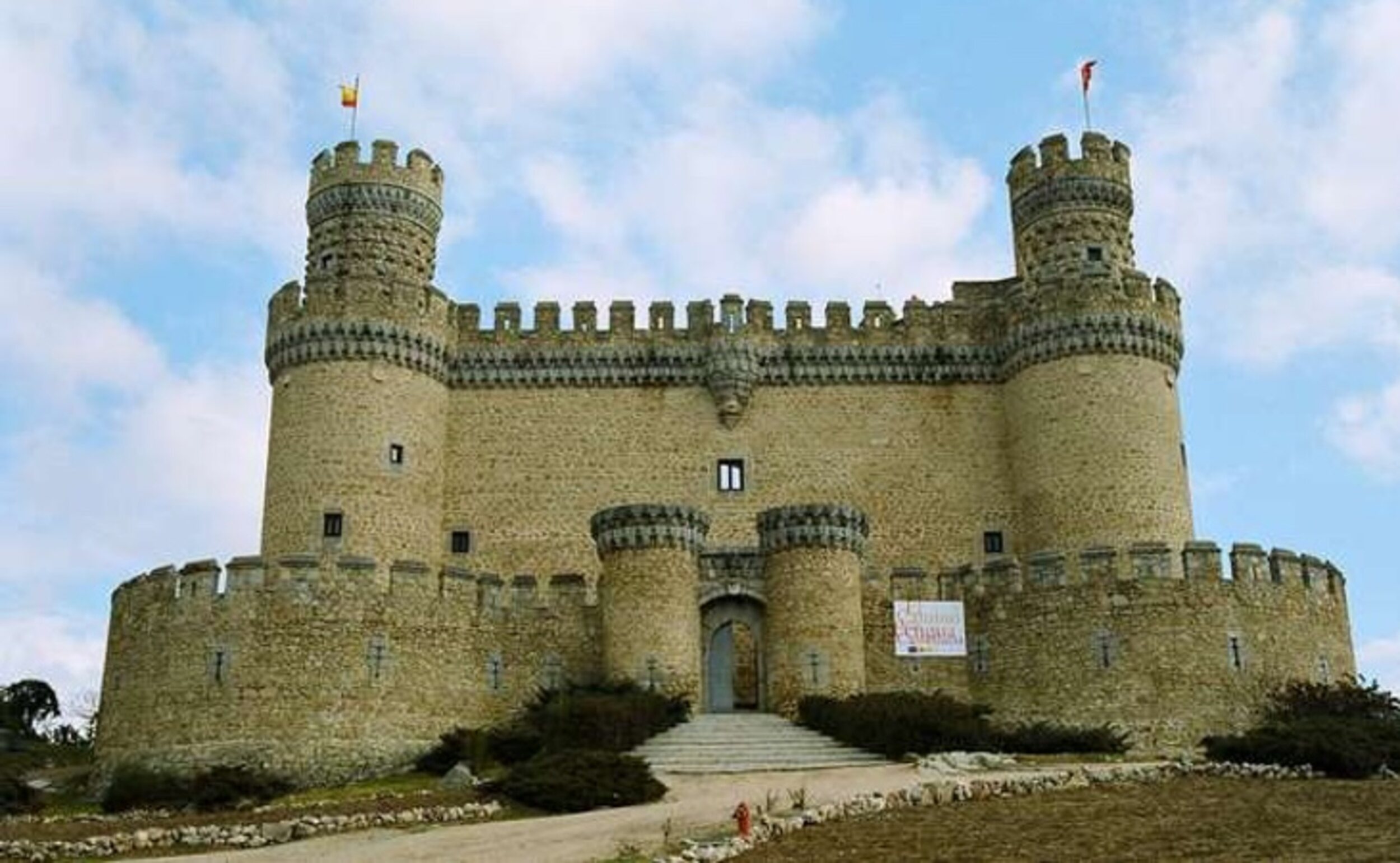 6 castillos históricos a una hora de Madrid en transporte público