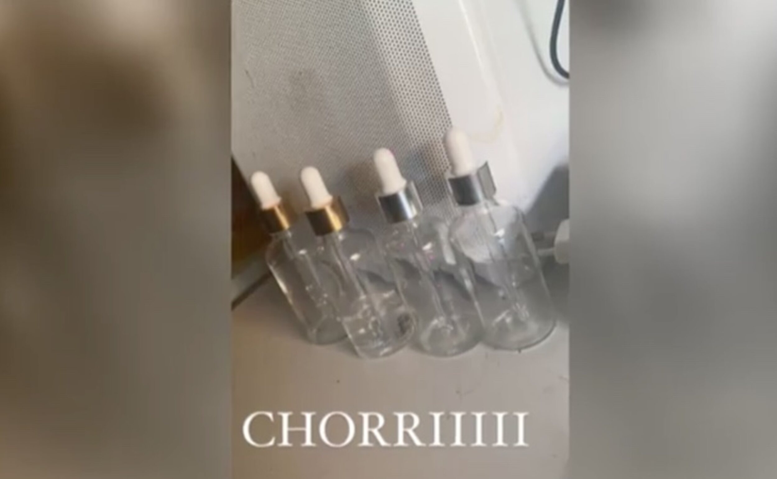 Salen a la luz más imágenes de las fiestas de los Petazetaz: 'chorris', una pizarra y vejaciones ...